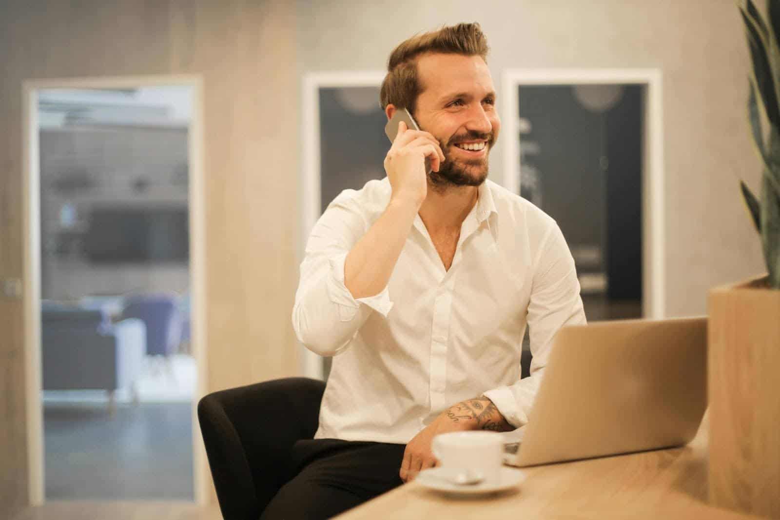Choosing the Right Business Phone Line Service - dlbNetworks